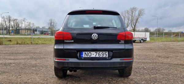 Black Volkswagen Tiguan 2013 in Riga, with an engine capacity of 2.00 L and mileage of 226 thousand km for 11500 €, photo 4 on AUTOMOTO.COM.LV