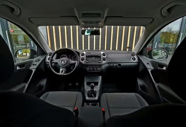 Black Volkswagen Tiguan 2013 in Riga, with an engine capacity of 2.00 L and mileage of 287 thousand km for 8600 €, photo 2 on AUTOMOTO.COM.LV