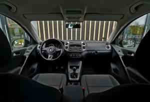 Melns Volkswagen Tiguan 2013 Rīga, ar dzinēja tilpumu 2.00 L un nobraukumu 287 tūkst. km par 8600 €, foto 3 vietnē AUTOMOTO.COM.LV