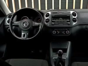 Melns Volkswagen Tiguan 2013 Rīga, ar dzinēja tilpumu 2.00 L un nobraukumu 287 tūkst. km par 8600 €, foto 7 vietnē AUTOMOTO.COM.LV