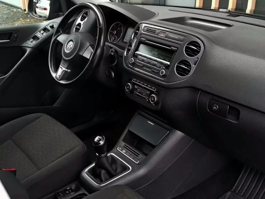 Melns Volkswagen Tiguan 2013 Rīga, ar dzinēja tilpumu 2.00 L un nobraukumu 287 tūkst. km par 8600 €, foto 8 vietnē AUTOMOTO.COM.LV
