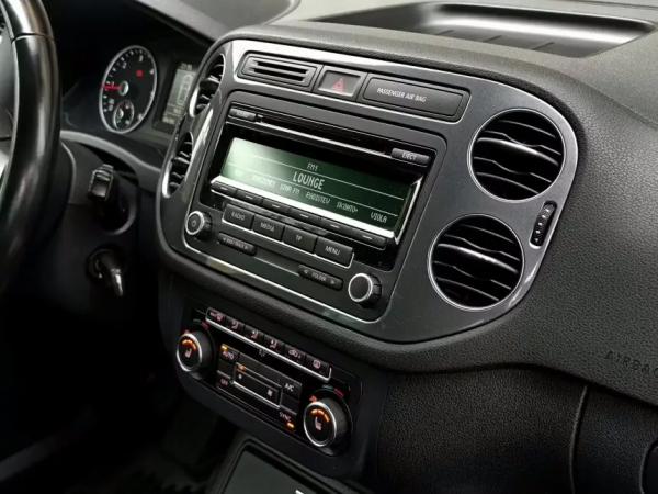 Black Volkswagen Tiguan 2013 in Riga, with an engine capacity of 2.00 L and mileage of 287 thousand km for 8600 €, photo 9 on AUTOMOTO.COM.LV