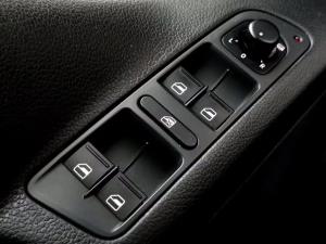 Melns Volkswagen Tiguan 2013 Rīga, ar dzinēja tilpumu 2.00 L un nobraukumu 287 tūkst. km par 8600 €, foto 12 vietnē AUTOMOTO.COM.LV