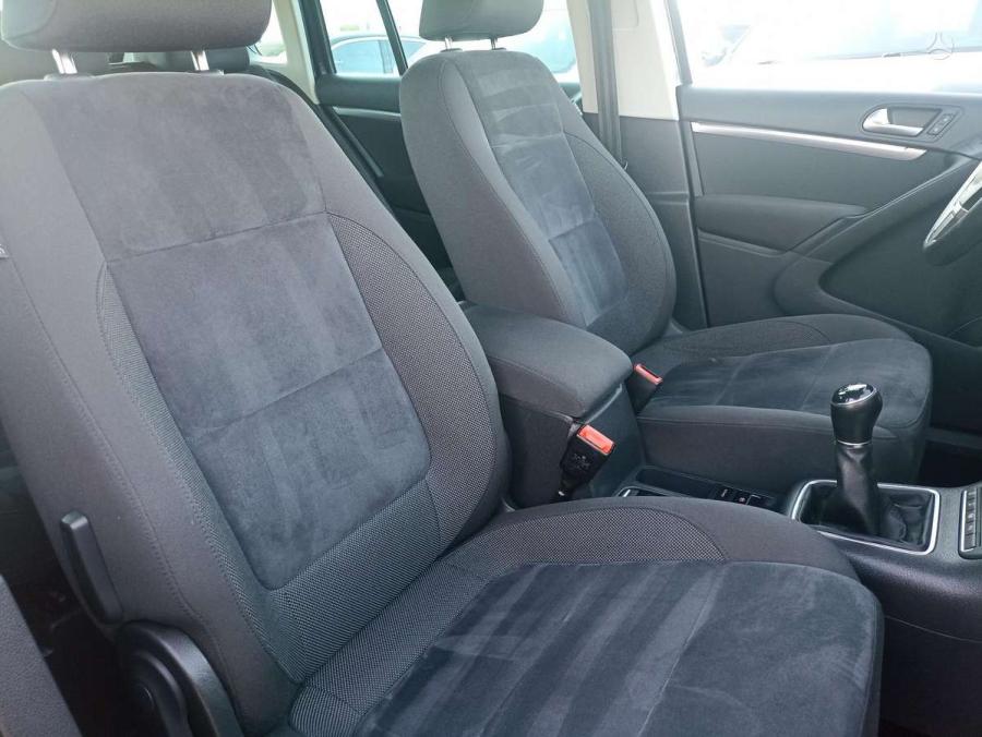 Black Volkswagen Tiguan 2013 in Vilnius, with an engine capacity of 1.97 L and mileage of 206 thousand km for 9300 €, photo 12 on AUTOMOTO.COM.LV