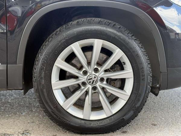 Black Volkswagen Tiguan 2013 in Kaunas, with an engine capacity of 1.98 L and mileage of 267 thousand km for 7500 €, photo 6 on AUTOMOTO.COM.LV