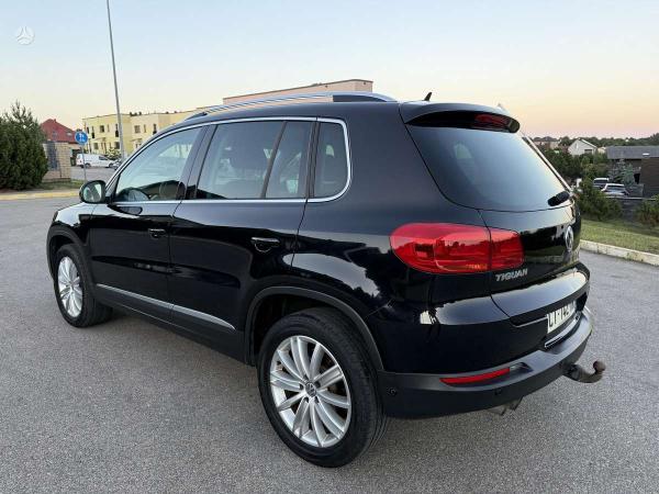 Black Volkswagen Tiguan 2013 in Taurage, with an engine capacity of 1.97 L and mileage of 193 thousand km for 8500 €, photo 5 on AUTOMOTO.COM.LV