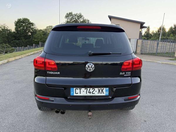 Black Volkswagen Tiguan 2013 in Taurage, with an engine capacity of 1.97 L and mileage of 193 thousand km for 8500 €, photo 6 on AUTOMOTO.COM.LV