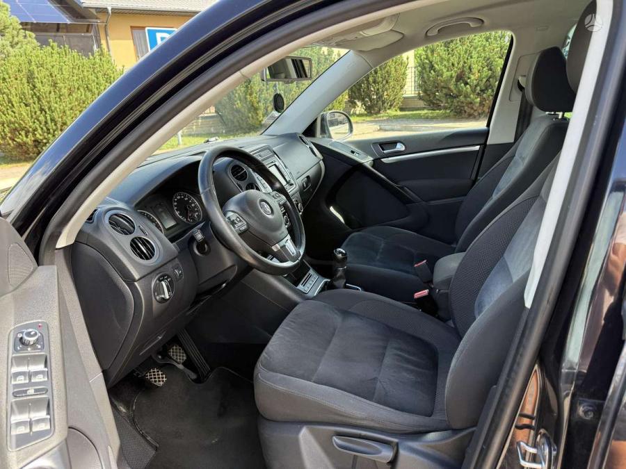 Melns Volkswagen Tiguan 2013 Tauragė, ar dzinēja tilpumu 1.97 L un nobraukumu 193 tūkst. km par 8500 €, foto 16 vietnē AUTOMOTO.COM.LV