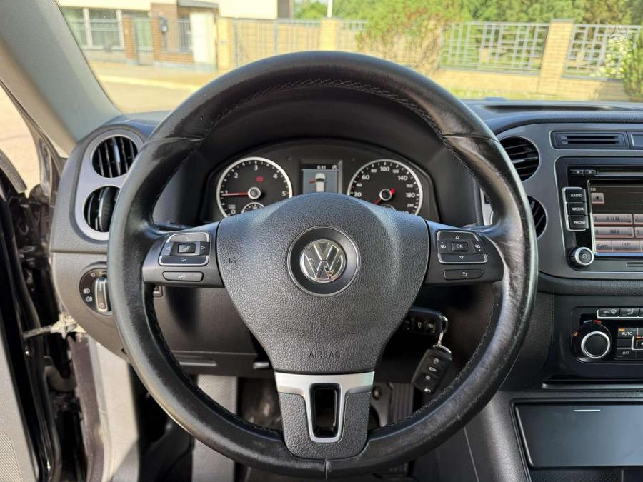 Melns Volkswagen Tiguan 2013 Tauragė, ar dzinēja tilpumu 1.97 L un nobraukumu 193 tūkst. km par 8500 €, foto 20 vietnē AUTOMOTO.COM.LV