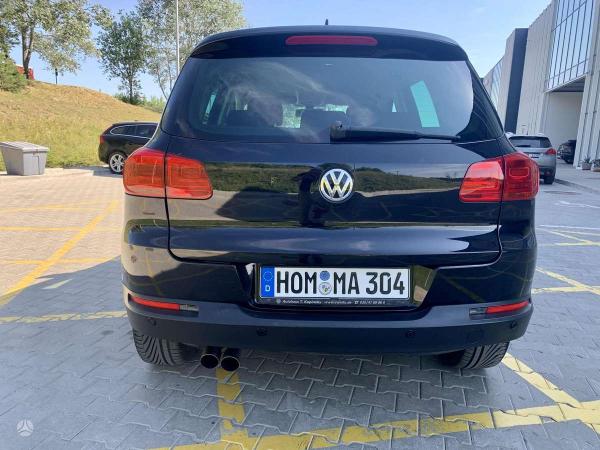 Black Volkswagen Tiguan 2013 in Vilnius, with an engine capacity of 1.97 L and mileage of 268 thousand km for 8300 €, photo 4 on AUTOMOTO.COM.LV