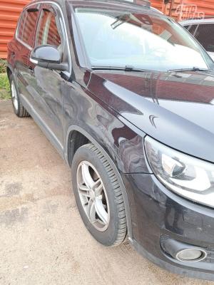 Black Volkswagen Tiguan 2013 in Vilnius, with an engine capacity of 2.00 L and mileage of 0 thousand km for 6500 €, photo 5 on AUTOMOTO.COM.LV
