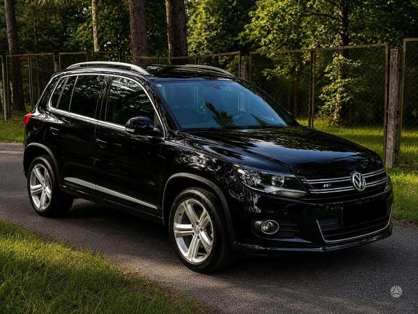 Black Volkswagen Tiguan 2013 in Vilnius, with an engine capacity of 1.97 L and mileage of 271 thousand km for 8700 €, photo 1 on AUTOMOTO.COM.LV