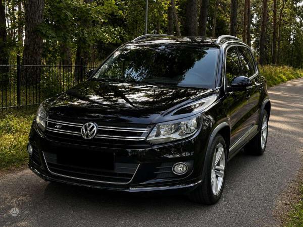 Black Volkswagen Tiguan 2013 in Vilnius, with an engine capacity of 1.97 L and mileage of 271 thousand km for 8700 €, photo 5 on AUTOMOTO.COM.LV