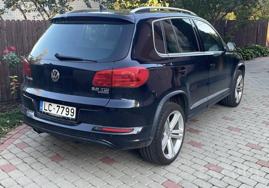 Black Volkswagen Tiguan 2013 in Riga, with an engine capacity of 2.00 L and mileage of 245 thousand km for 10200 €, photo 8 on AUTOMOTO.COM.LV