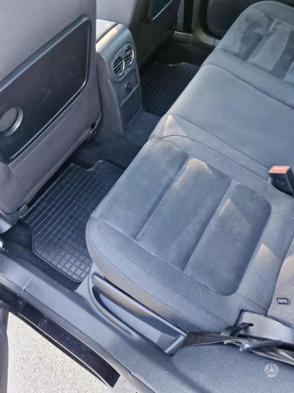 Black Volkswagen Tiguan 2013 in Telschi, with an engine capacity of 1.97 L and mileage of 289 thousand km for 6950 €, photo 10 on AUTOMOTO.COM.LV