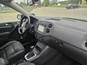 Black Volkswagen Tiguan 2013 in Panevezys, with an engine capacity of 2.00 L and mileage of 283 thousand km for 6800 €, photo 17 on AUTOMOTO.COM.LV