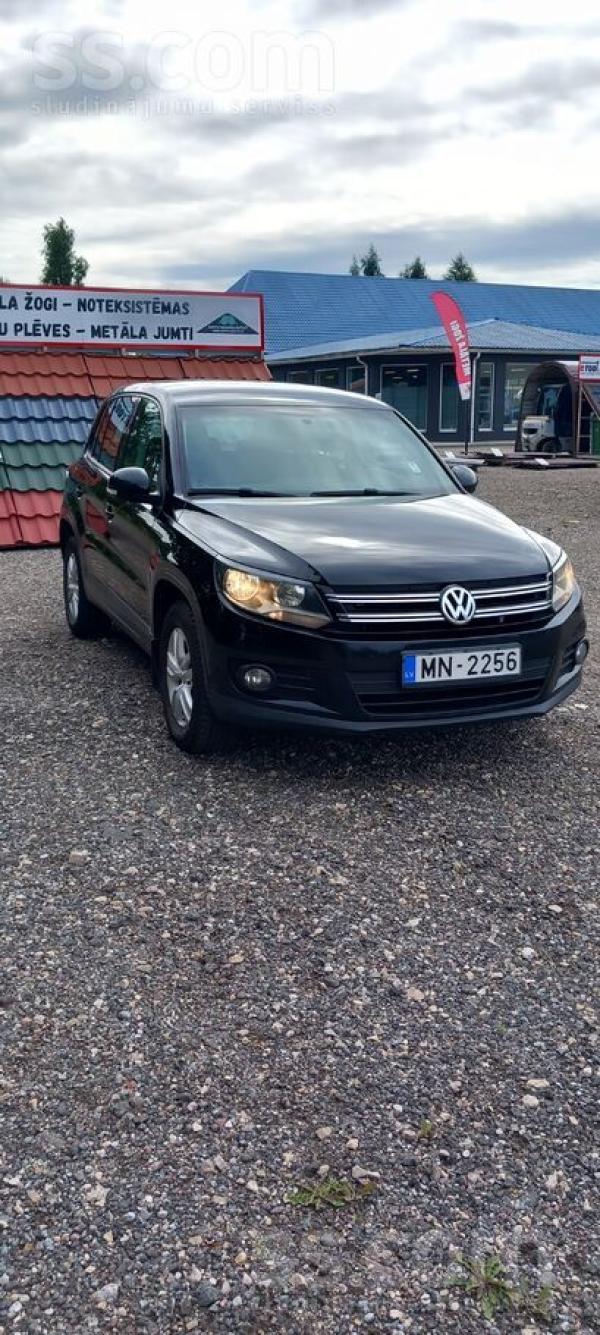 Melns Volkswagen Tiguan 2013 Cēsis, ar dzinēja tilpumu 2.00 L un nobraukumu 246 tūkst. km par 7850 €, foto 2 vietnē AUTOMOTO.COM.LV