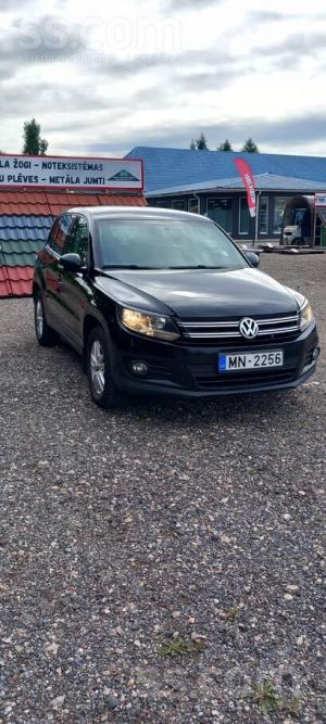 Black Volkswagen Tiguan 2013 in Cesis, with an engine capacity of 2.00 L and mileage of 246 thousand km for 7850 €, photo 3 on AUTOMOTO.COM.LV
