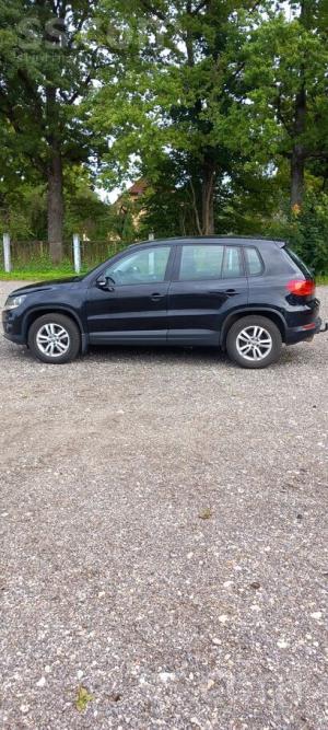 Black Volkswagen Tiguan 2013 in Cesis, with an engine capacity of 2.00 L and mileage of 246 thousand km for 7850 €, photo 5 on AUTOMOTO.COM.LV