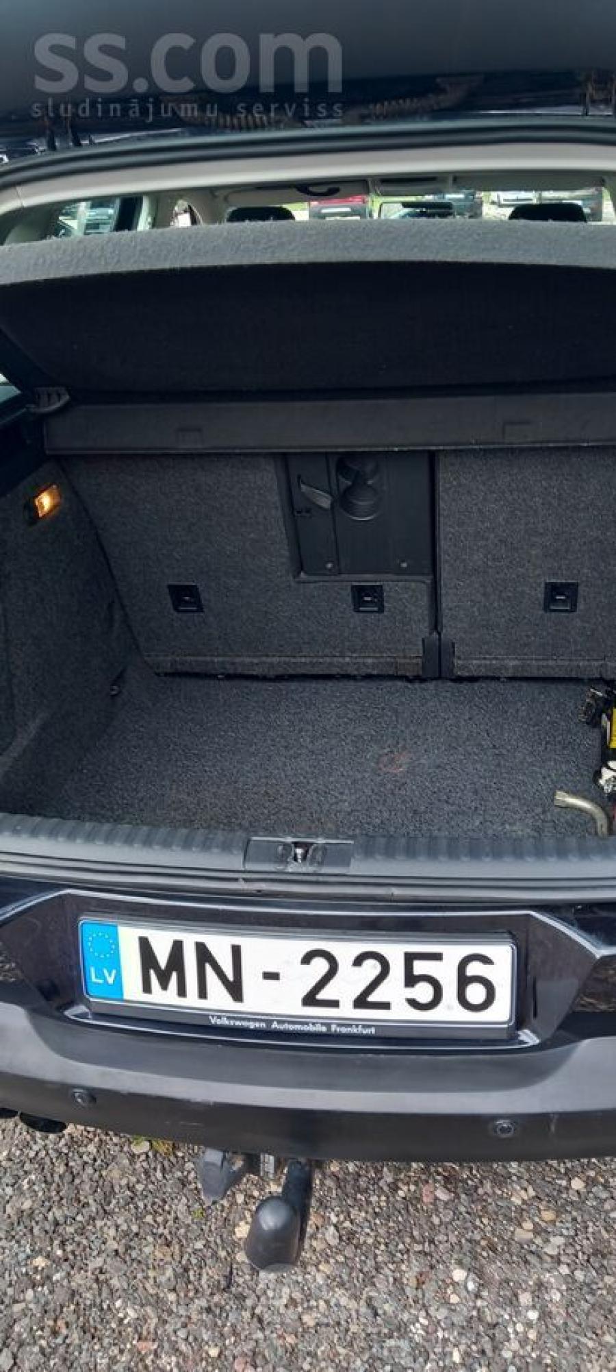 Black Volkswagen Tiguan 2013 in Cesis, with an engine capacity of 2.00 L and mileage of 246 thousand km for 7850 €, photo 8 on AUTOMOTO.COM.LV