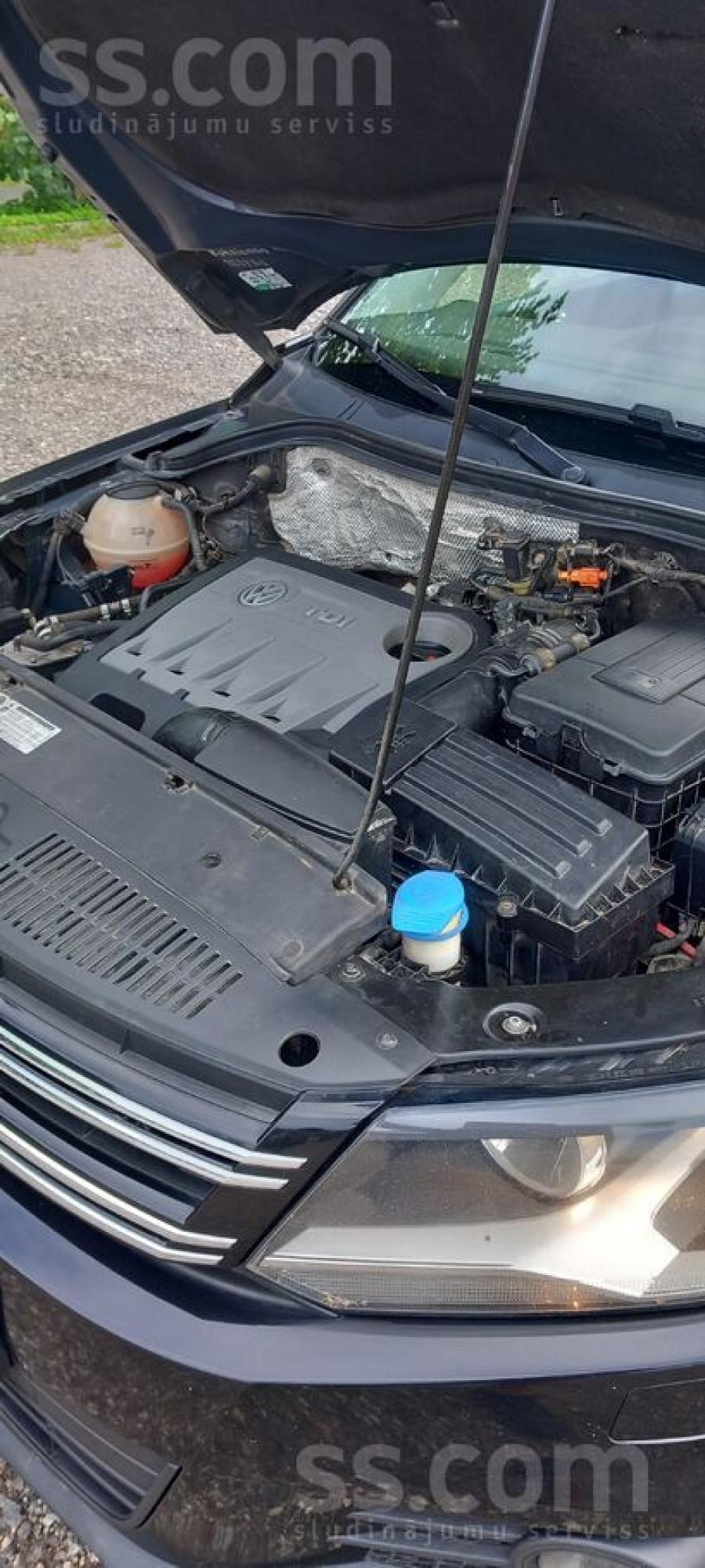 Black Volkswagen Tiguan 2013 in Cesis, with an engine capacity of 2.00 L and mileage of 246 thousand km for 7850 €, photo 9 on AUTOMOTO.COM.LV