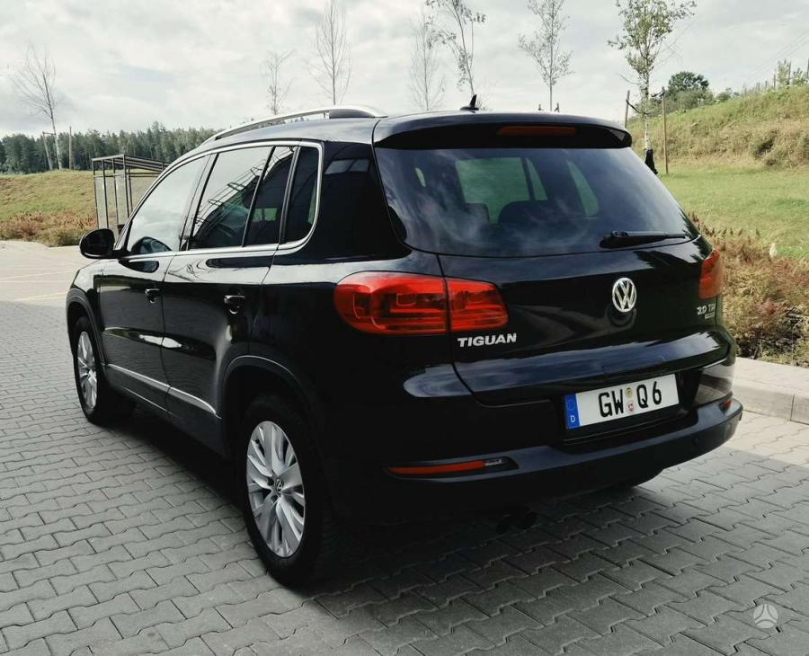Black Volkswagen Tiguan 2013 in Vilnius, with an engine capacity of 1.97 L and mileage of 199 thousand km for 8950 €, photo 13 on AUTOMOTO.COM.LV