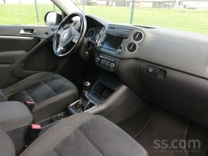 Melns Volkswagen Tiguan 2013 Saldus, ar dzinēja tilpumu 2.00 L un nobraukumu 208 tūkst. km par 8990 €, foto 9 vietnē AUTOMOTO.COM.LV