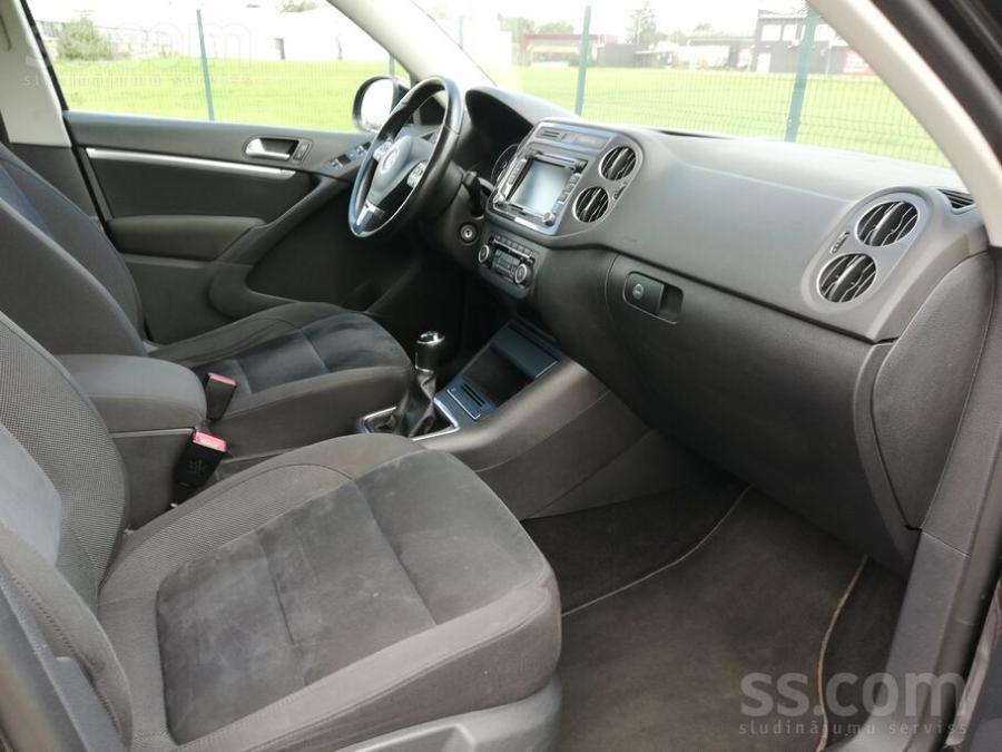 Melns Volkswagen Tiguan 2013 Saldus, ar dzinēja tilpumu 2.00 L un nobraukumu 208 tūkst. km par 8990 €, foto 10 vietnē AUTOMOTO.COM.LV