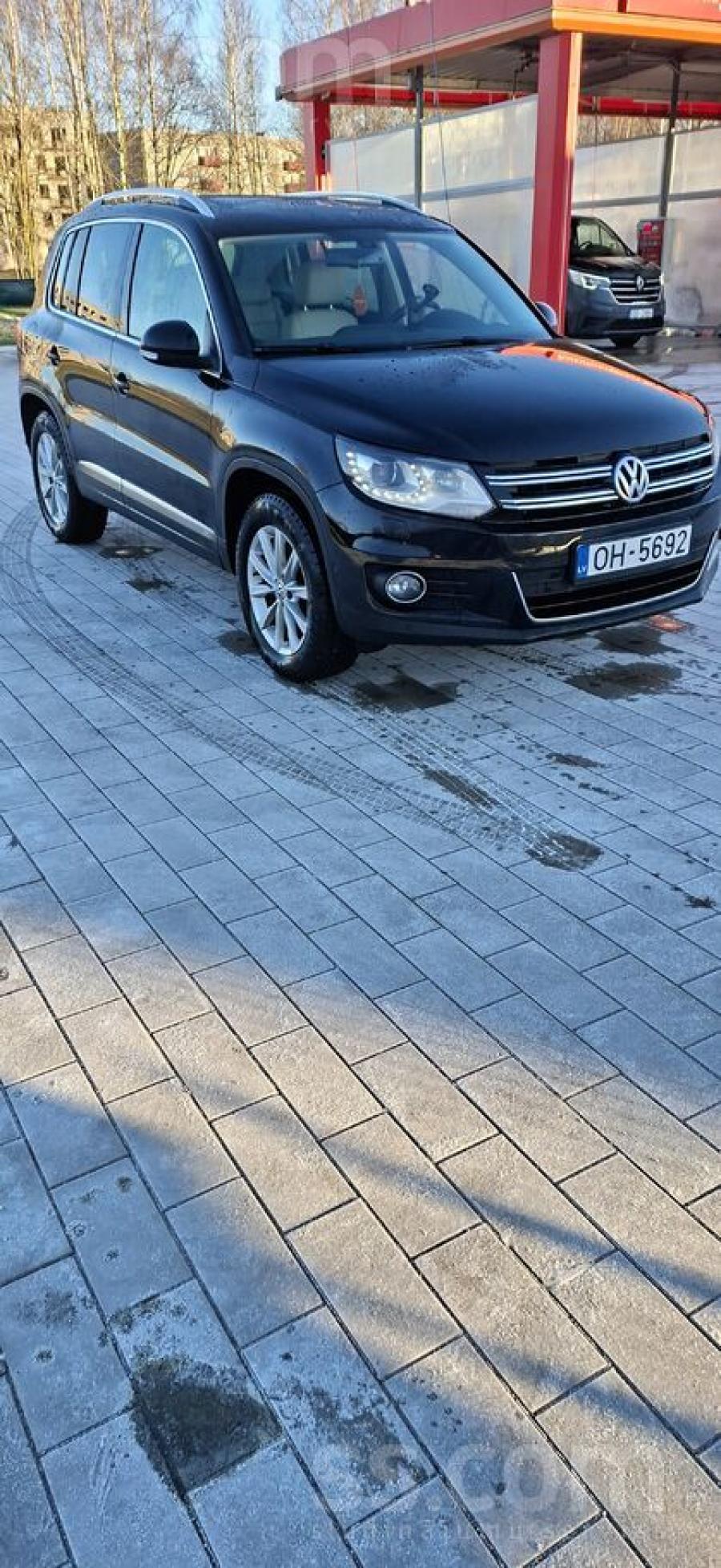 Melns Volkswagen Tiguan 2014 Jēkabpils, ar dzinēja tilpumu 2.00 L un nobraukumu 238 tūkst. km par 12860 €, foto 3 vietnē AUTOMOTO.COM.LV