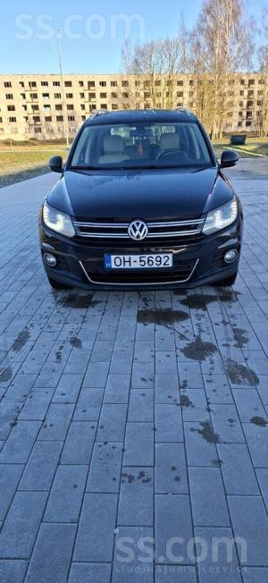Melns Volkswagen Tiguan 2014 Jēkabpils, ar dzinēja tilpumu 2.00 L un nobraukumu 239 tūkst. km par 12160 €, foto 2 vietnē AUTOMOTO.COM.LV