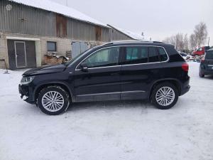 Black Volkswagen Tiguan 2014 in Marijampole, with an engine capacity of 2.00 L and mileage of 160 thousand km for 4850 €, photo 3 on AUTOMOTO.COM.LV