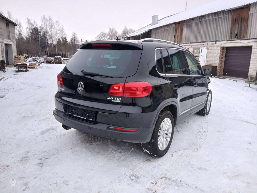 Black Volkswagen Tiguan 2014 in Marijampole, with an engine capacity of 2.00 L and mileage of 160 thousand km for 4850 €, photo 5 on AUTOMOTO.COM.LV