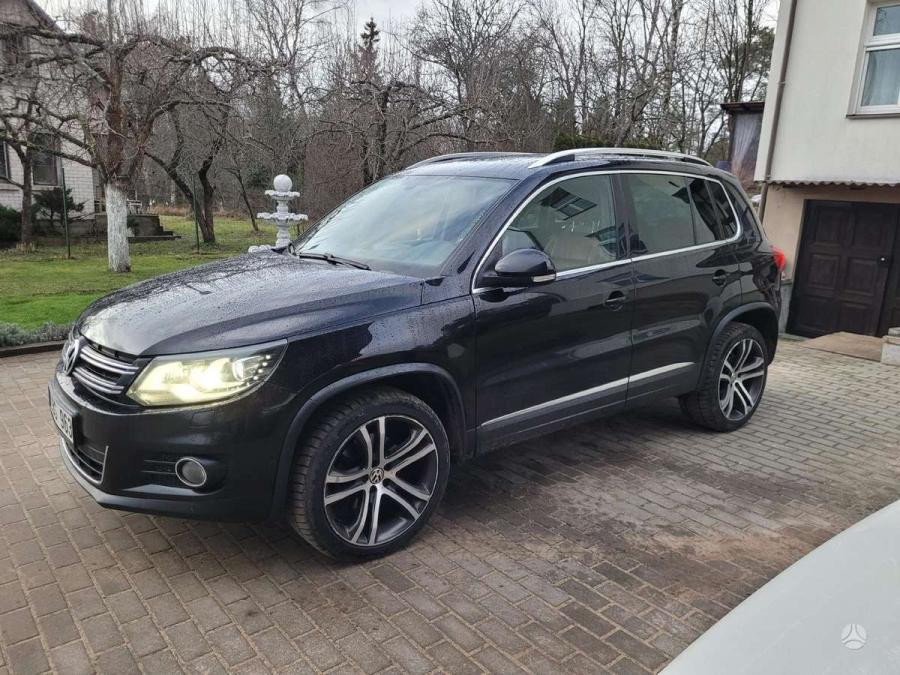 Melns Volkswagen Tiguan 2014 Viļņa, ar dzinēja tilpumu 1.97 L un nobraukumu 275 tūkst. km par 11500 €, foto 2 vietnē AUTOMOTO.COM.LV