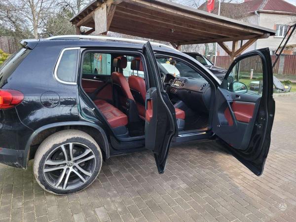 Black Volkswagen Tiguan 2014 in Vilnius, with an engine capacity of 1.97 L and mileage of 275 thousand km for 11500 €, photo 10 on AUTOMOTO.COM.LV