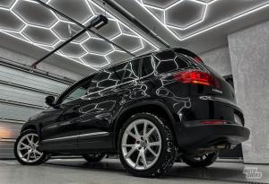 Melns Volkswagen Tiguan 2014 Kauņa, ar dzinēja tilpumu 2.00 L un nobraukumu 339 tūkst. km par 8650 €, foto 3 vietnē AUTOMOTO.COM.LV