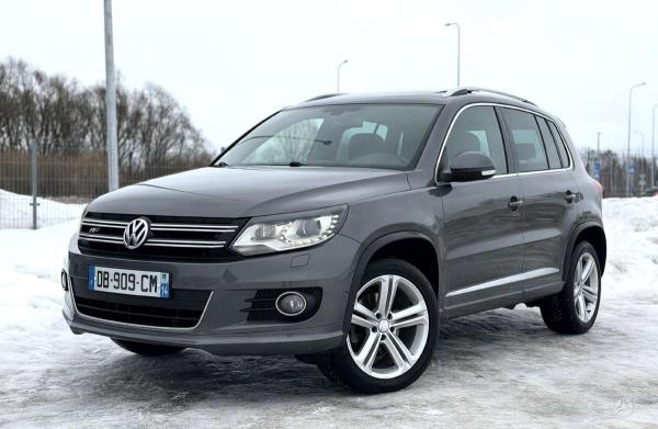 Black Volkswagen Tiguan 2014 in Taurage, with an engine capacity of 1.97 L and mileage of 227 thousand km for 9900 €, photo 1 on AUTOMOTO.COM.LV