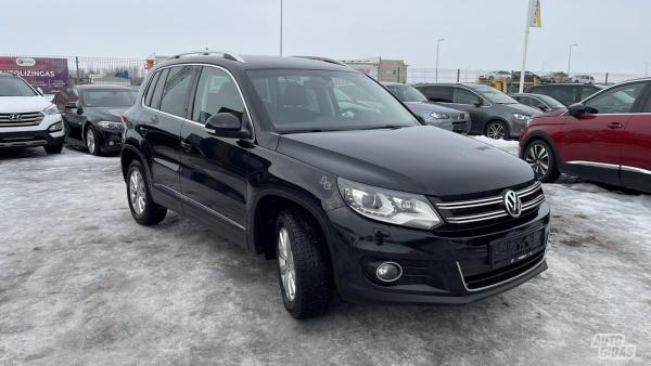 Melns Volkswagen Tiguan 2014 Marijampole, ar dzinēja tilpumu 2.00 L un nobraukumu 320 tūkst. km par 9990 €, foto 4 vietnē AUTOMOTO.COM.LV