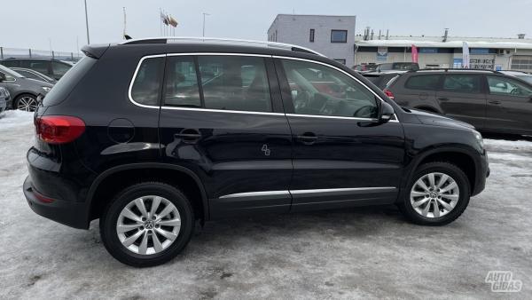 Melns Volkswagen Tiguan 2014 Marijampole, ar dzinēja tilpumu 2.00 L un nobraukumu 320 tūkst. km par 9990 €, foto 6 vietnē AUTOMOTO.COM.LV