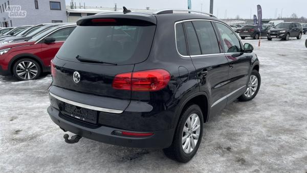 Melns Volkswagen Tiguan 2014 Marijampole, ar dzinēja tilpumu 2.00 L un nobraukumu 320 tūkst. km par 9990 €, foto 7 vietnē AUTOMOTO.COM.LV