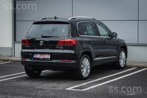 Black Volkswagen Tiguan 2014 in Riga, with an engine capacity of 2.00 L and mileage of 185 thousand km for 11750 €, photo 5 on AUTOMOTO.COM.LV