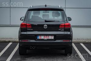 Black Volkswagen Tiguan 2014 in Riga, with an engine capacity of 2.00 L and mileage of 185 thousand km for 11750 €, photo 6 on AUTOMOTO.COM.LV