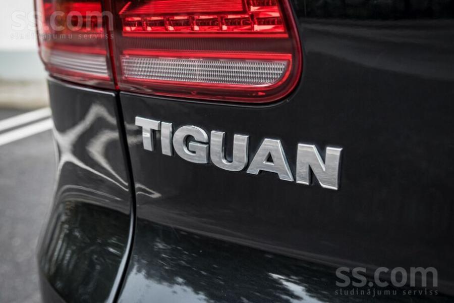 Black Volkswagen Tiguan 2014 in Riga, with an engine capacity of 2.00 L and mileage of 185 thousand km for 11750 €, photo 8 on AUTOMOTO.COM.LV