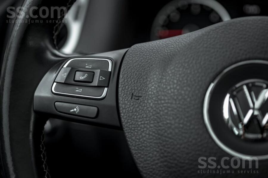 Black Volkswagen Tiguan 2014 in Riga, with an engine capacity of 2.00 L and mileage of 185 thousand km for 11750 €, photo 19 on AUTOMOTO.COM.LV
