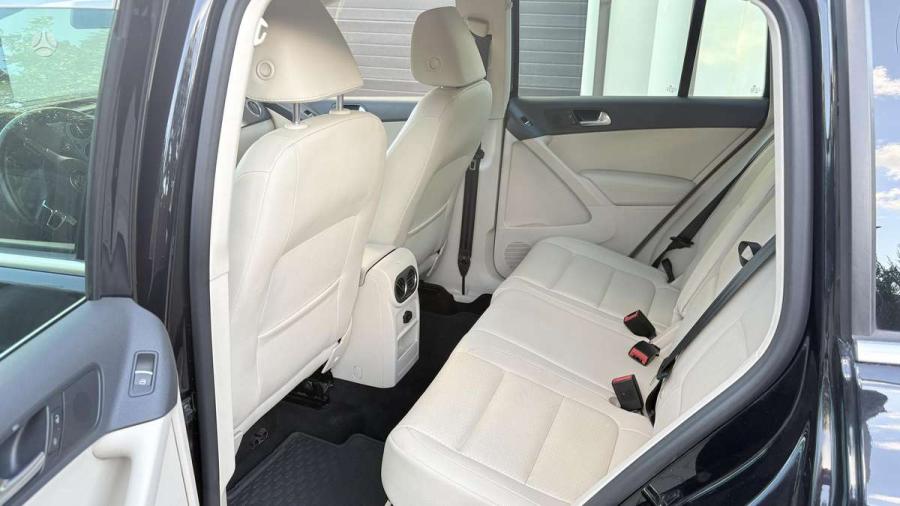 Black Volkswagen Tiguan 2014 in Kaunas, with an engine capacity of 1.98 L and mileage of 129 thousand km for 10400 €, photo 7 on AUTOMOTO.COM.LV