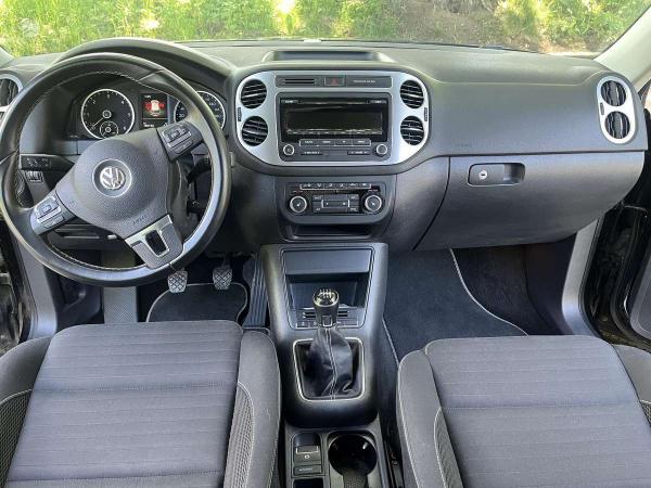 Melns Volkswagen Tiguan 2014 Jurbarkas, ar dzinēja tilpumu 2.00 L un nobraukumu 160 tūkst. km par 10400 €, foto 9 vietnē AUTOMOTO.COM.LV