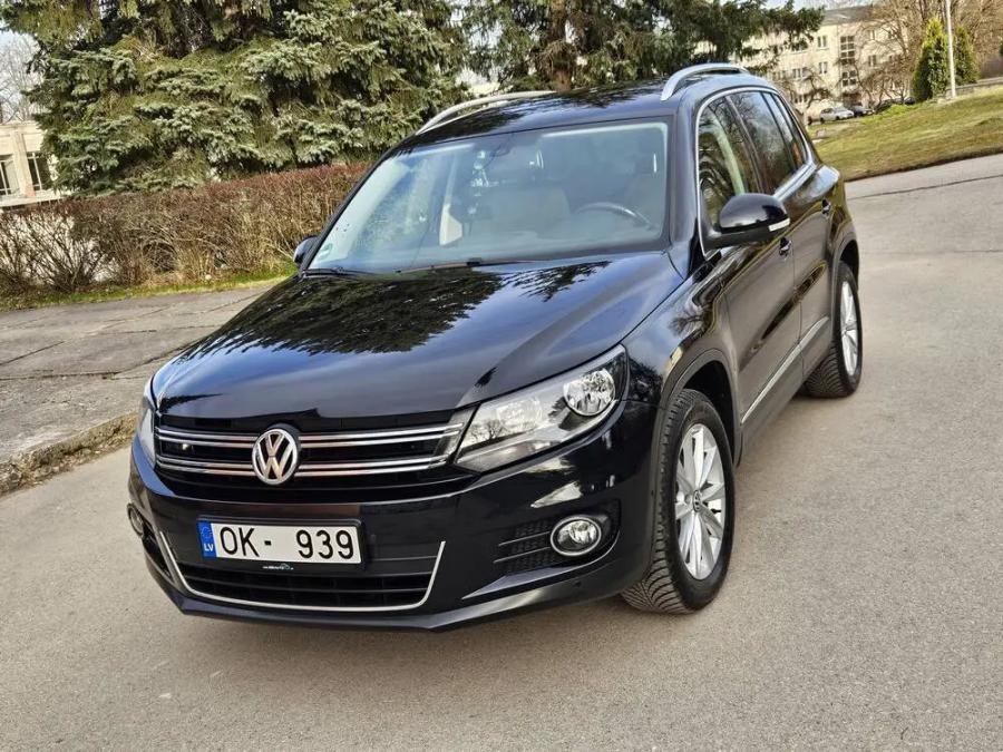 Melns Volkswagen Tiguan 2014 Jēkabpils, ar dzinēja tilpumu 2.00 L un nobraukumu 202 tūkst. km par 7150 €, foto 1 vietnē AUTOMOTO.COM.LV