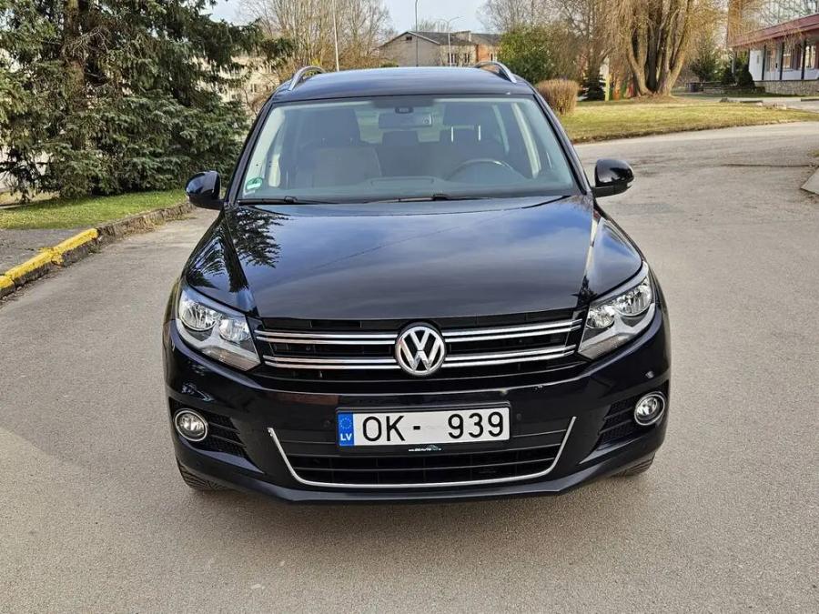 Melns Volkswagen Tiguan 2014 Jēkabpils, ar dzinēja tilpumu 2.00 L un nobraukumu 202 tūkst. km par 7150 €, foto 3 vietnē AUTOMOTO.COM.LV