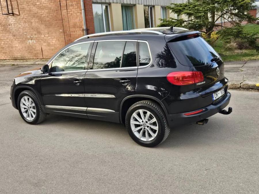Melns Volkswagen Tiguan 2014 Jēkabpils, ar dzinēja tilpumu 2.00 L un nobraukumu 202 tūkst. km par 7150 €, foto 10 vietnē AUTOMOTO.COM.LV