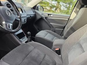 Melns Volkswagen Tiguan 2014 Jēkabpils, ar dzinēja tilpumu 2.00 L un nobraukumu 202 tūkst. km par 7150 €, foto 14 vietnē AUTOMOTO.COM.LV
