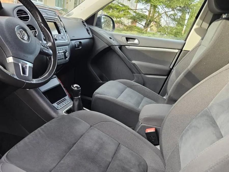 Melns Volkswagen Tiguan 2014 Jēkabpils, ar dzinēja tilpumu 2.00 L un nobraukumu 202 tūkst. km par 7150 €, foto 14 vietnē AUTOMOTO.COM.LV